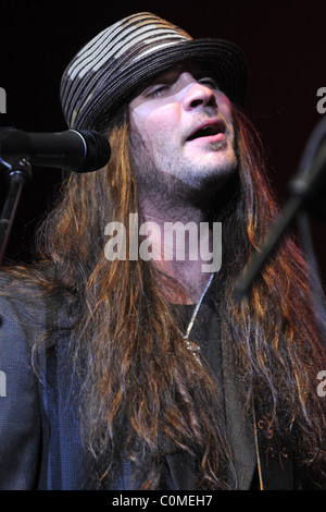 Bo Bice of 40 Years Ago Today performing The Beatles' 'Sgt. Pepper's ...