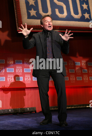 Robin Williams 67th annual USO World Gala honoring military heroes and ...
