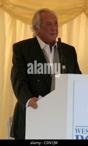 PC Ian Broadhurst's family and a number of former colleagues will pay ...