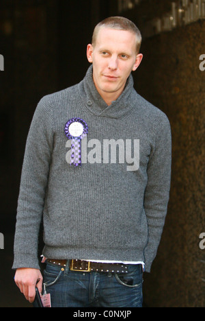 PIPER GIVES BIRTH TO SON British singer-turned-actress BILLIE PIPER has ...