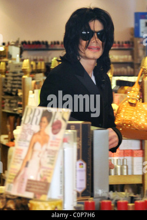 Michael Jackson shopping in Hollywood Los Angeles, California 23.10.08 ...