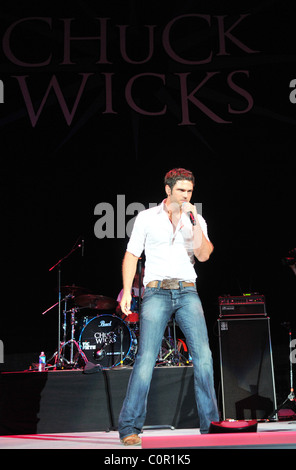 Chuck Wicks Performs as part of the Paisley Party Tour at the Cruzan ...