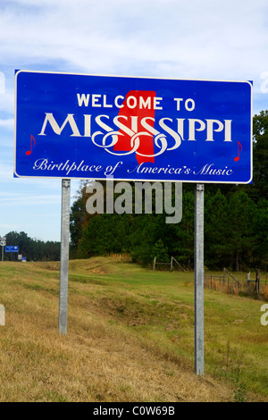 Welcome to Mississippi road sign at the Louisiana border on US Highway 61 Stock Photo - Alamy
