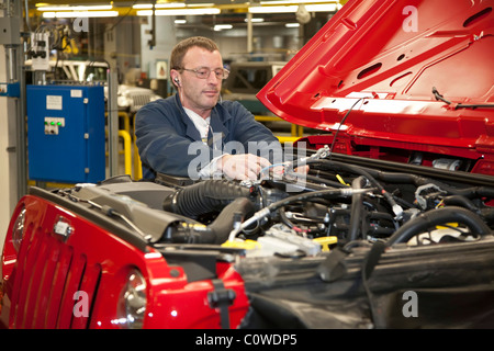 Toledo, Ohio - Jeep assembly line at a Chrysler plant Stock Photo - Alamy