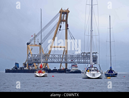 Inchgeeen Dry Dock, floating jetty Greenock. New floating jetty for ...