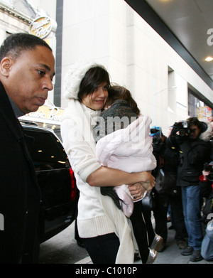Katie Holmes arrives at the Gerald Schoenfeld Theatre to perform in ...
