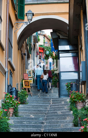 Outdoor restaurant in Bellagio Lake Como Lombardy Italy Stock Photo - Alamy