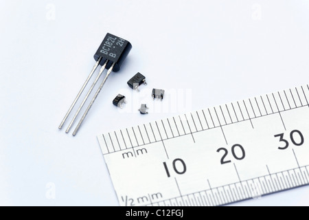 variety of different transistors Stock Photo - Alamy