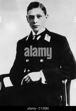 Duke of York (George VI) at Cadet camp Stock Photo - Alamy