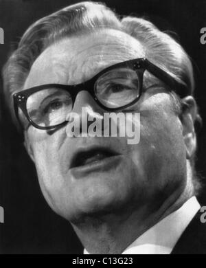Rockefeller Family. New York Governor Nelson Rockefeller with a bust of ...