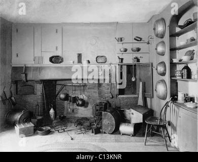 Colonial Kitchen Cooking Fireplace Stock Photo - Alamy