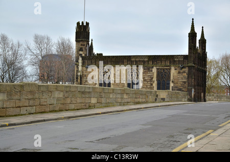 Chantry Chapel on the old Wakefield bridge Stock Photo - Alamy