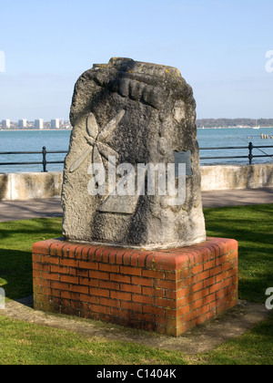 Memorial to Hovercraft inventor Sir Christopher Cockerell Hythe ...