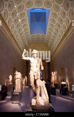 Marble Statue of Wounded Warrior, Metropolitan Museum of Art, NYC, USA ...