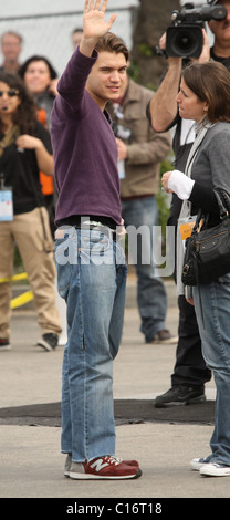 Emile Hirsch 2009 Film Independent's Spirit Awards at the Santa Monica ...
