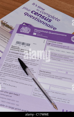 The UK census form for 2011 ready to be filled in Stock Photo - Alamy