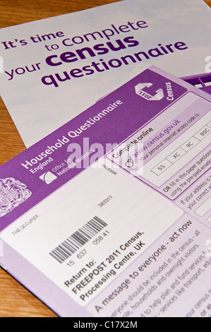 The UK census form for 2011 ready to be filled in Stock Photo - Alamy
