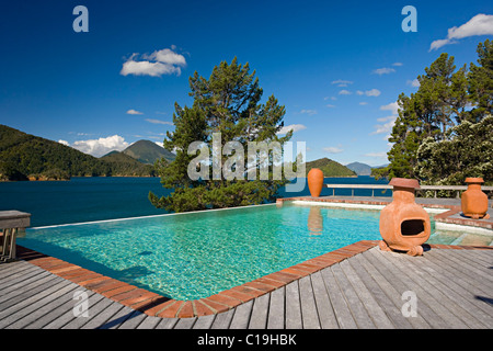 infinity pool New Zealand Stock Photo - Alamy