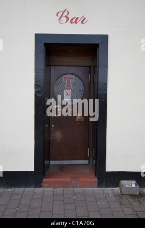 Tennent's Scottish pub sign Stock Photo - Alamy