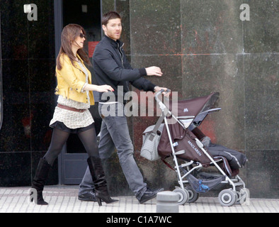 Xabi Alonso with girlfriend Nagore Aranburu and their baby Jontxu ...