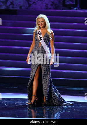 Georgina Vaughan, Miss Nevada 2009 Miss USA contestants attend dinner ...