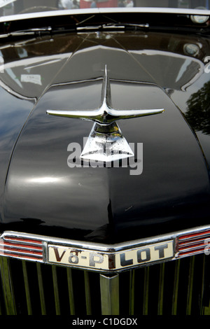 Ford V8 pilot mascot Stock Photo - Alamy