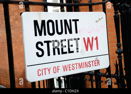 Mount Street W1 street sign, Mayfair, London, England Stock Photo - Alamy