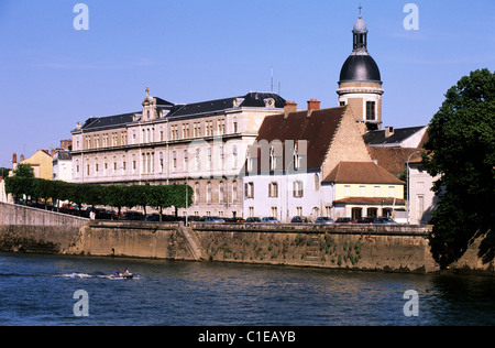 Saint-Laurent-sur-Saône on the opposite side of the river to Macon in ...