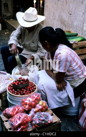 Mexico, Guerrero state, Taxco, the market, fruit, nach Stock Photo - Alamy