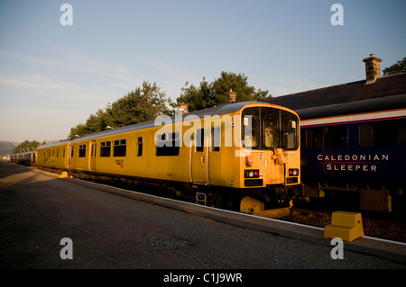 Network Rail class 950 track recording / assessment train 950001 at ...