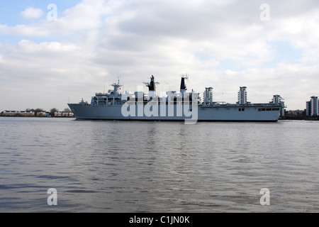 HMS Bulwark (L15), an Albion-class landing platform dock (LPD) of the ...