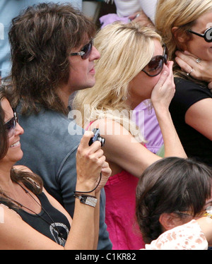 Richie Sambora and Heather Locklear watch their daughter Ava Elizabeth ...