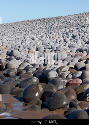 Pebble ridge at Westward Ho!, Devon, UK Stock Photo - Alamy