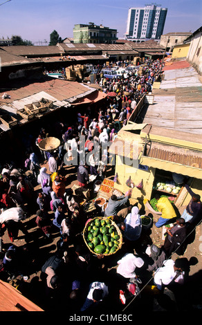 Addis Mercato in Addis Abeba, Ethiopia, the largest market in Africa ...