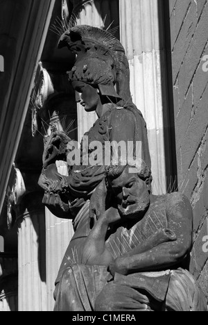 The Mitchell library statues Stock Photo - Alamy