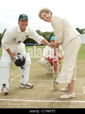 Graham Napier Bunbury celebrity charity cricket match between Alconbury ...