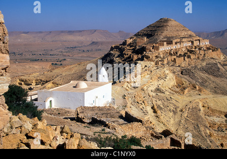 Tunisia, Tataouine area, Ksour Road, Guermessa, old Berber village ...