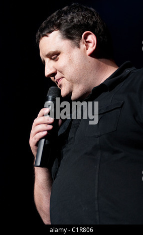 Peter Kaye introduce Squeeze performing at the Liverpool Echo Arena as ...