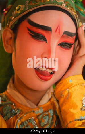 Chinese opera performer backstage in Bangkok, Thailand Stock Photo - Alamy