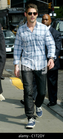 Eric Bana outside the Ed Sullivan Theatre for the 'Late Show With David ...
