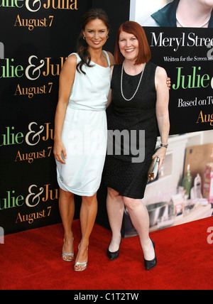 Kate Flannery and Mary Lynn Rajskub arriving at the season two premiere ...