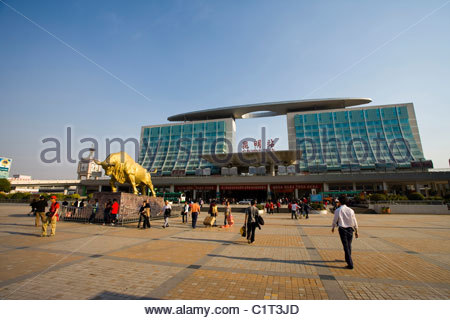 Railway station, Kunming, China Stock Photo: 30883277 - Alamy