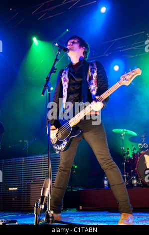 Kayven Temperley Eskimo Joe performing live in concert at the Hordern ...