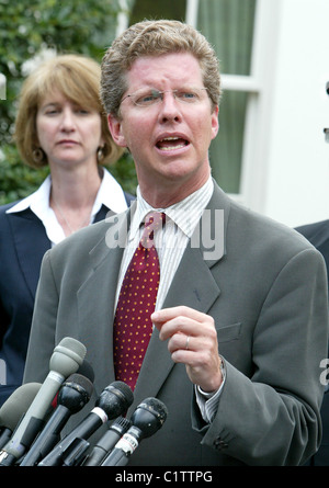 Secretary Shaun Donovan on Green Impact Zone tour in Kansas City ...