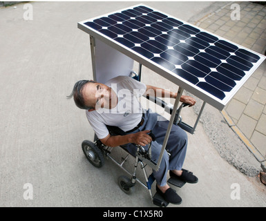 Solar-powered wheelchair Eco-friendly octogenarian Zhao Tianyun has ...