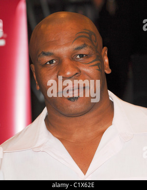 Mike Tyson signing copies of the Blu-ray and DVD 'Tyson' at Borders ...