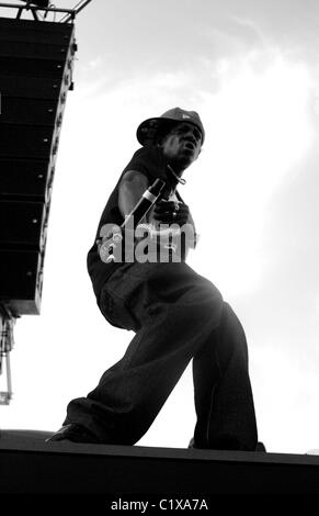 Public Ememy - Flava Flav on stage performing live at 'The 2009 ...