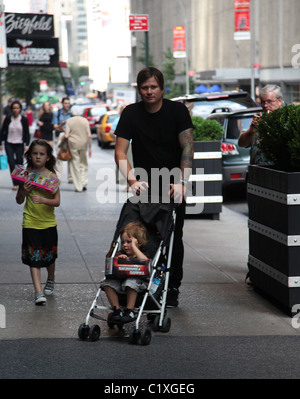 Tom DeLonge walks through Soho with his daughter Ava Elizabeth New York ...