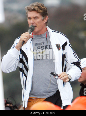 David Hasselhoff starts the swimming event at The 2009 Nautica Malibu ...