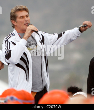 David Hasselhoff starts the swimming event at The 2009 Nautica Malibu ...